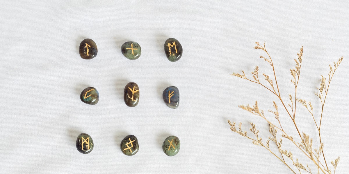 Norse Magic: Divination, Runes and Spells - The Norwegian Standard